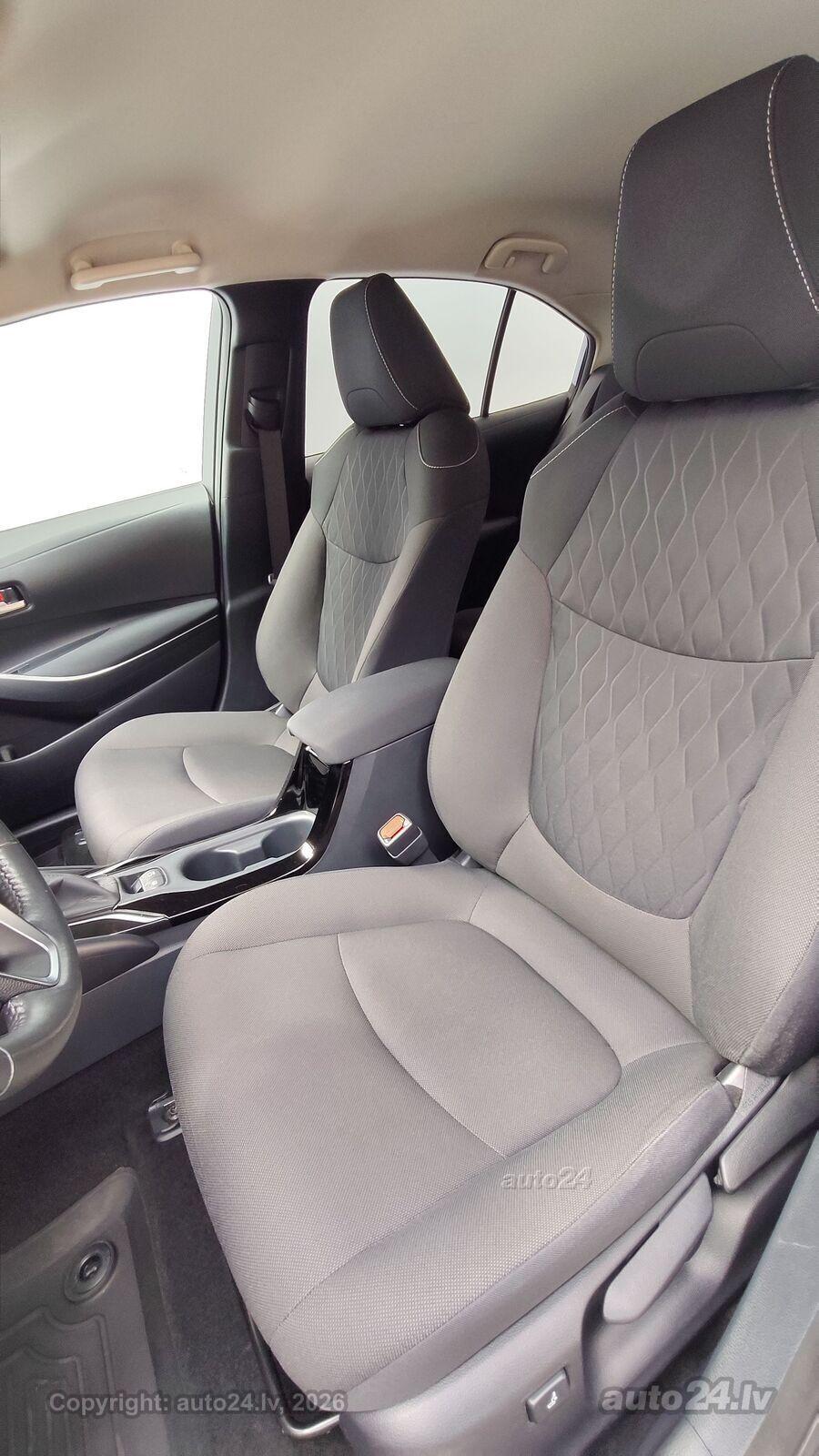 Grey Toyota Corolla 2019 in Tallinn, with an engine capacity of 1.60 L and mileage of 55 thousand km for 16495 €, photo 12 on AUTOMOTO.COM.LV