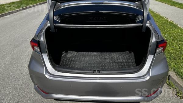 Grey Toyota Corolla 2019 in Riga, with an engine capacity of 1.60 L and mileage of 49 thousand km for 21500 €, photo 8 on AUTOMOTO.COM.LV
