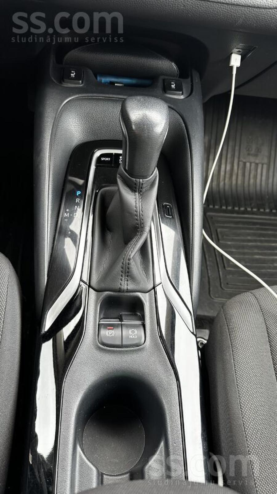 Grey Toyota Corolla 2019 in Riga, with an engine capacity of 1.60 L and mileage of 49 thousand km for 21500 €, photo 16 on AUTOMOTO.COM.LV