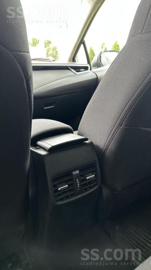 Grey Toyota Corolla 2019 in Riga, with an engine capacity of 1.60 L and mileage of 49 thousand km for 21500 €, photo 23 on AUTOMOTO.COM.LV