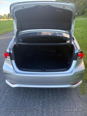 Pelēks Toyota Corolla 2019 Tartu, ar dzinēja tilpumu 1.80 L un nobraukumu 90 tūkst. km par 17000 €, foto 9 vietnē AUTOMOTO.COM.LV