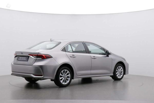 Grey Toyota Corolla 2019 in Vilnius, with an engine capacity of 1.80 L and mileage of 125 thousand km for 17700 €, photo 3 on AUTOMOTO.COM.LV