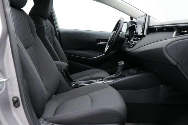 Grey Toyota Corolla 2019 in Vilnius, with an engine capacity of 1.80 L and mileage of 125 thousand km for 17700 €, photo 9 on AUTOMOTO.COM.LV