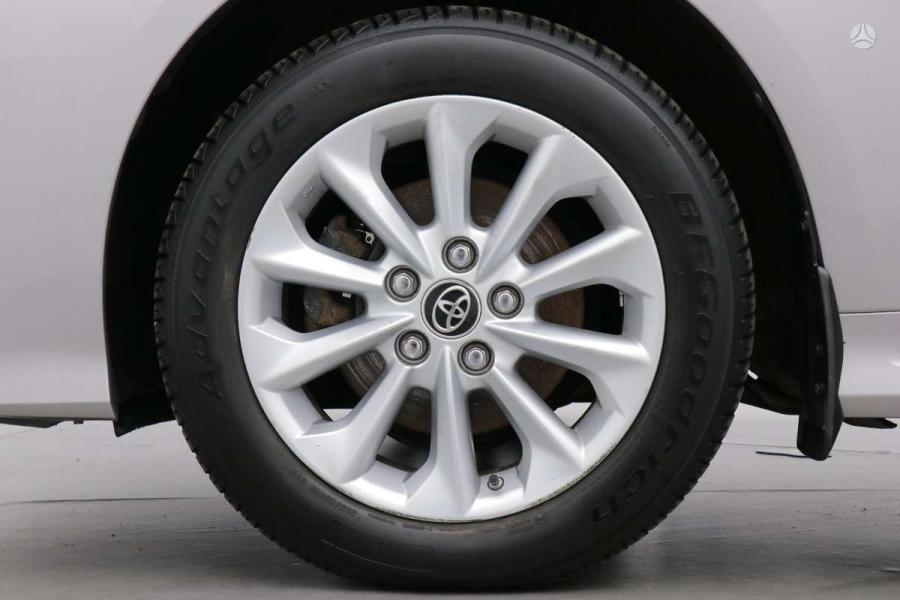 Pelēks Toyota Corolla 2019 Viļņa, ar dzinēja tilpumu 1.80 L un nobraukumu 125 tūkst. km par 17700 €, foto 17 vietnē AUTOMOTO.COM.LV
