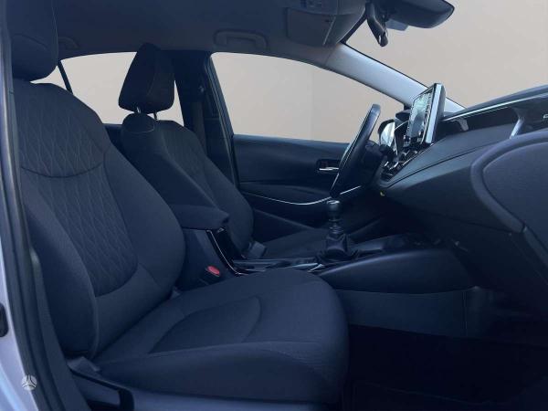 Toyota Corolla 2019 Viļņa vietnē Pelēks Toyota Corolla 2019 Viļņa, ar dzinēja tilpumu 1.60 L un nobraukumu 83 tūkst. km par 13999 €, foto 9 vietnē AUTOMOTO.COM.LV