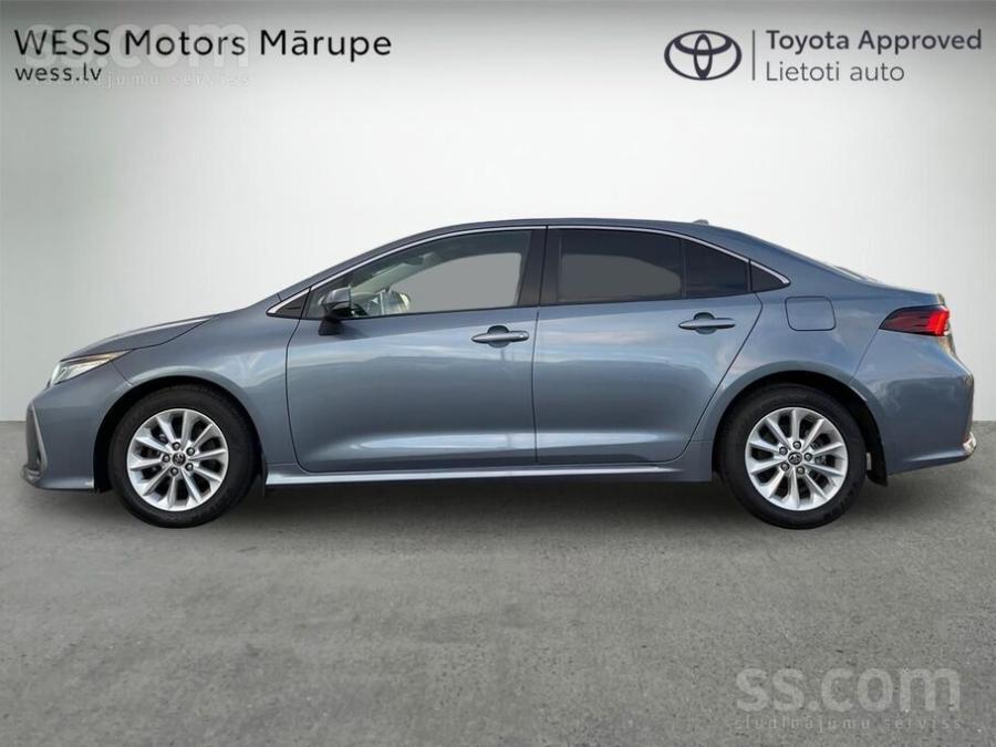 Grey Toyota Corolla 2019 in Riga, with an engine capacity of 1.60 L and mileage of 148 thousand km for 13590 €, photo 4 on AUTOMOTO.COM.LV