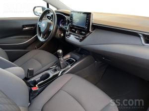 Grey Toyota Corolla 2019 in Riga, with an engine capacity of 1.60 L and mileage of 148 thousand km for 13590 €, photo 7 on AUTOMOTO.COM.LV