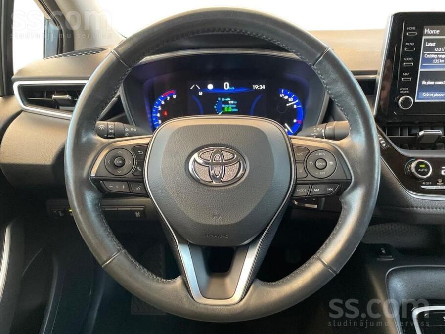 Grey Toyota Corolla 2019 in Riga, with an engine capacity of 1.60 L and mileage of 148 thousand km for 13590 €, photo 13 on AUTOMOTO.COM.LV