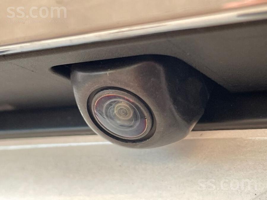 Grey Toyota Corolla 2019 in Riga, with an engine capacity of 1.60 L and mileage of 148 thousand km for 13590 €, photo 29 on AUTOMOTO.COM.LV