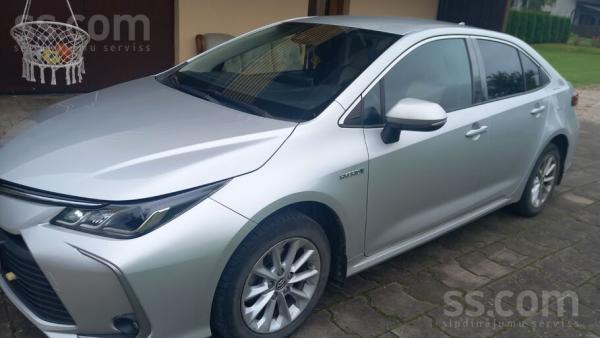 Pelēks Toyota Corolla 2019 Cēsis, ar dzinēja tilpumu 1.80 L un nobraukumu 80 tūkst. km par 17000 €, foto 3 vietnē AUTOMOTO.COM.LV