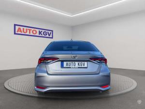 Grey Toyota Corolla 2019 in Vilnius, with an engine capacity of 1.60 L and mileage of 83 thousand km for 13999 €, photo 5 on AUTOMOTO.COM.LV