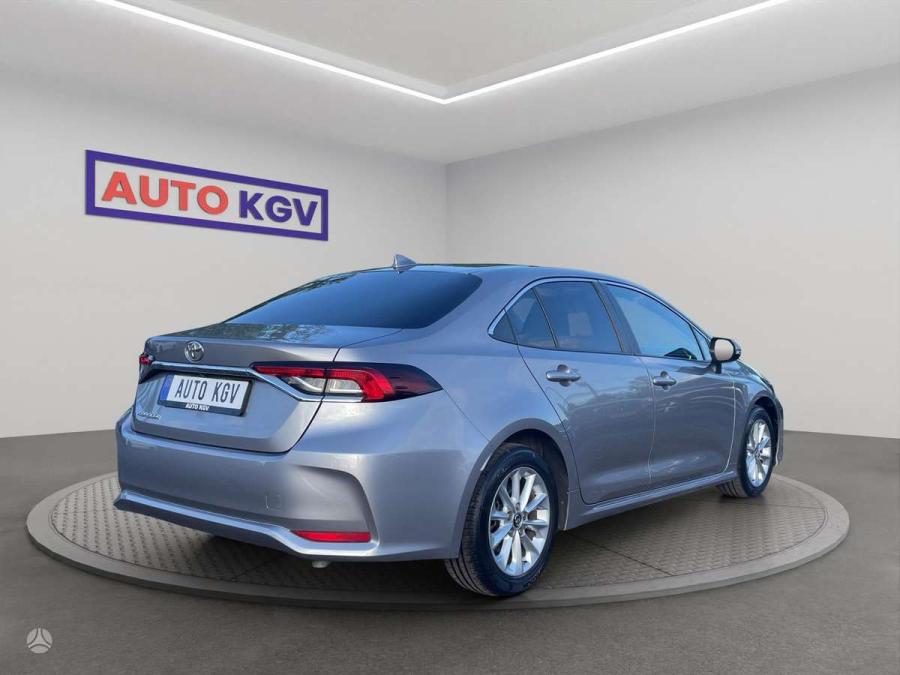 Grey Toyota Corolla 2019 in Vilnius, with an engine capacity of 1.60 L and mileage of 83 thousand km for 13999 €, photo 6 on AUTOMOTO.COM.LV