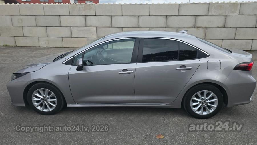 Pelēks Toyota Corolla 2019 Tallina, ar dzinēja tilpumu 1.60 L un nobraukumu 194 tūkst. km par 12300 €, foto 8 vietnē AUTOMOTO.COM.LV