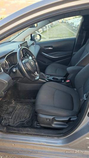 Pelēks Toyota Corolla 2019 Tallina, ar dzinēja tilpumu 1.60 L un nobraukumu 194 tūkst. km par 12300 €, foto 12 vietnē AUTOMOTO.COM.LV