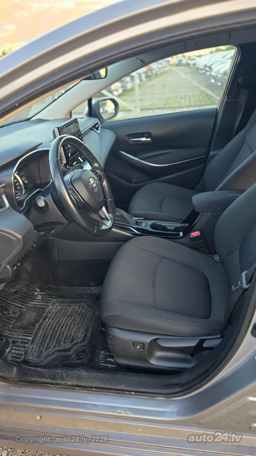 Pelēks Toyota Corolla 2019 Tallina, ar dzinēja tilpumu 1.60 L un nobraukumu 194 tūkst. km par 12300 €, foto 12 vietnē AUTOMOTO.COM.LV