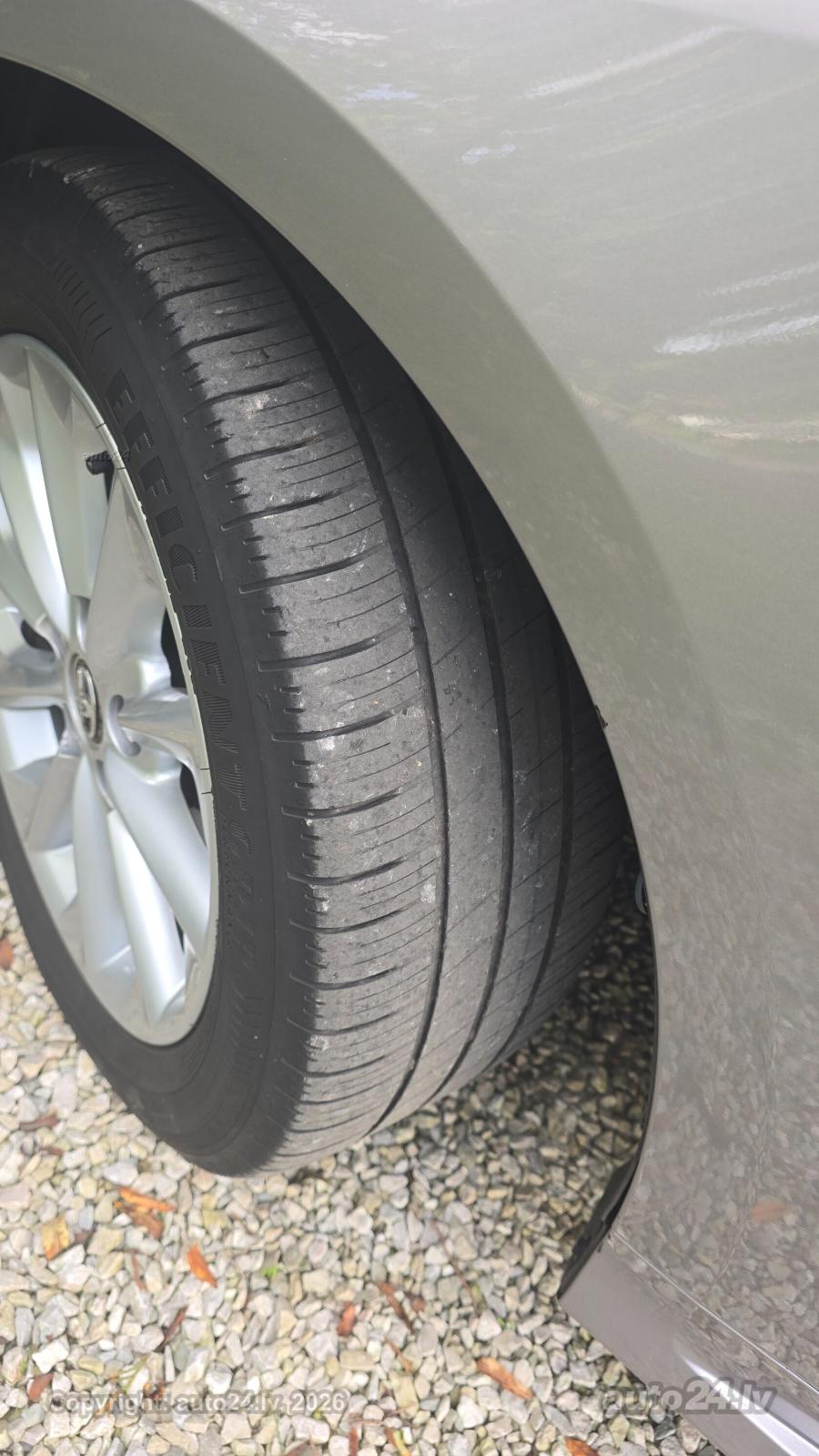 Pelēks Toyota Corolla 2019 Tallina, ar dzinēja tilpumu 1.60 L un nobraukumu 194 tūkst. km par 12300 €, foto 22 vietnē AUTOMOTO.COM.LV