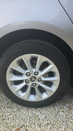 Pelēks Toyota Corolla 2019 Tallina, ar dzinēja tilpumu 1.60 L un nobraukumu 194 tūkst. km par 12300 €, foto 23 vietnē AUTOMOTO.COM.LV