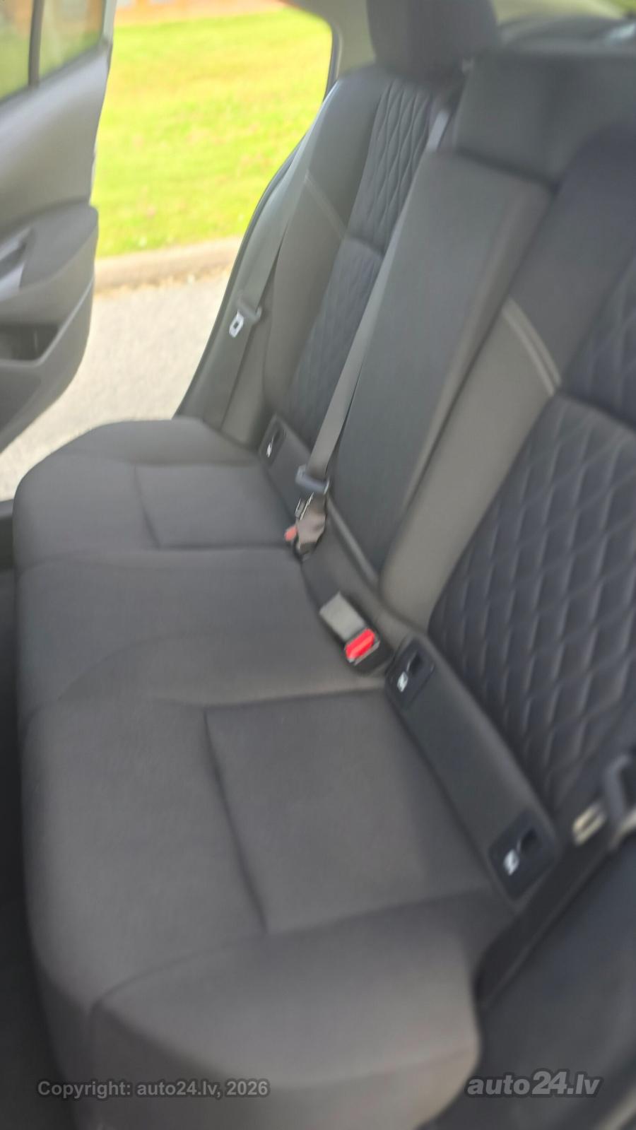 Pelēks Toyota Corolla 2019 Tallina, ar dzinēja tilpumu 1.60 L un nobraukumu 194 tūkst. km par 12300 €, foto 25 vietnē AUTOMOTO.COM.LV
