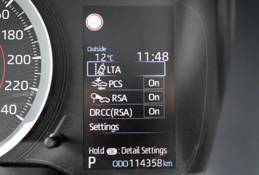 Grey Toyota Corolla 2019 in Riga, with an engine capacity of 1.60 L and mileage of 115 thousand km for 14990 €, photo 9 on AUTOMOTO.COM.LV