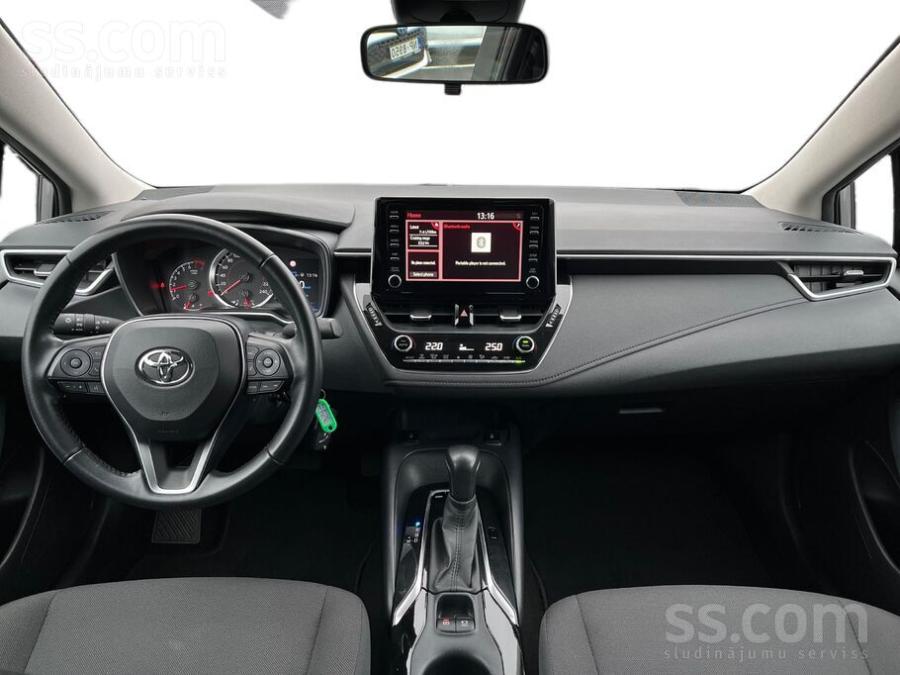 Grey Toyota Corolla 2020 in Riga, with an engine capacity of 1.60 L and mileage of 114 thousand km for 14990 €, photo 8 on AUTOMOTO.COM.LV