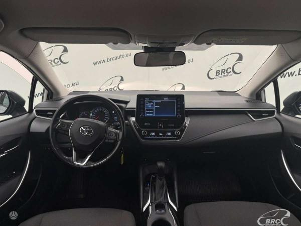 Pelēks Toyota Corolla 2020 Viļņa, ar dzinēja tilpumu 1.60 L un nobraukumu 185 tūkst. km par 11950 €, foto 4 vietnē AUTOMOTO.COM.LV