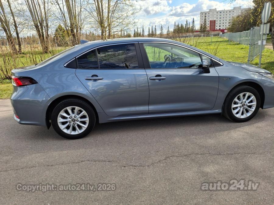 Pelēks Toyota Corolla 2020 Tartu, ar dzinēja tilpumu 1.80 L un nobraukumu 0 tūkst. km par 15000 €, foto 4 vietnē AUTOMOTO.COM.LV