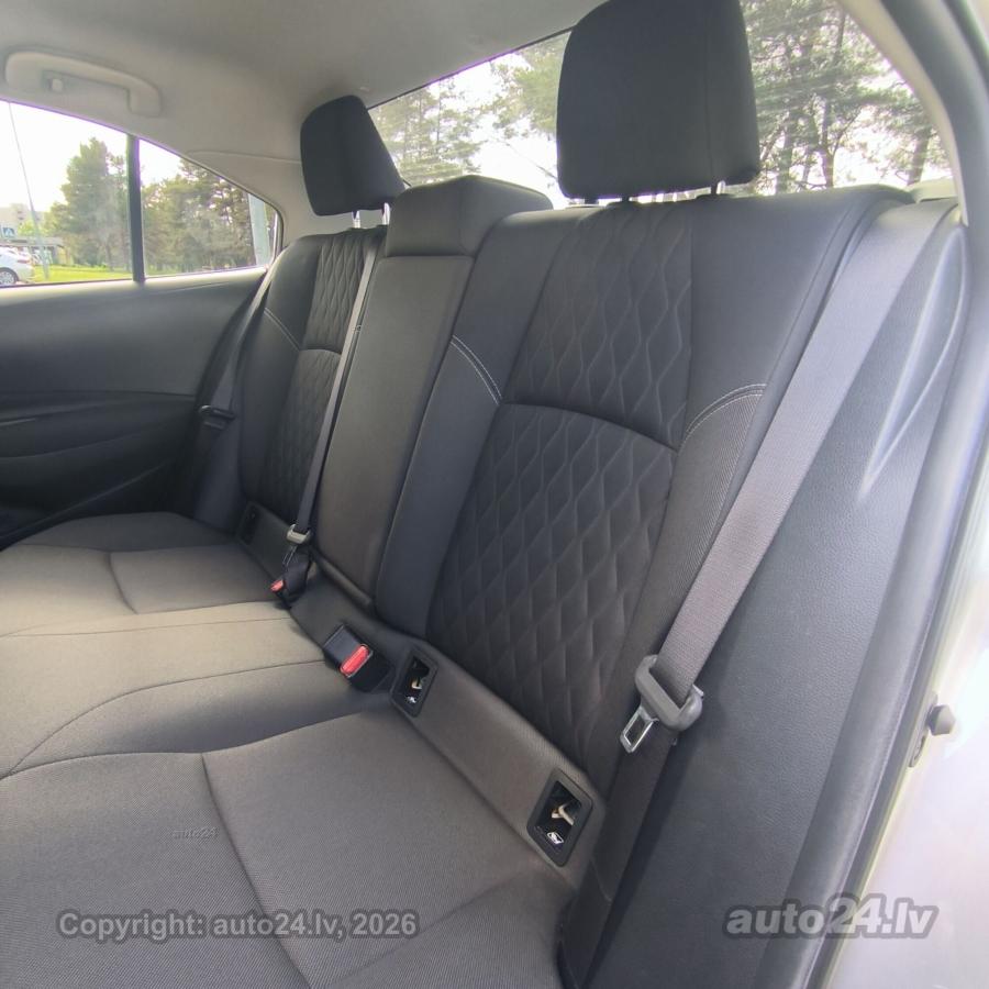 Pelēks Toyota Corolla 2020 Tallina, ar dzinēja tilpumu 1.60 L un nobraukumu 59 tūkst. km par 18300 €, foto 11 vietnē AUTOMOTO.COM.LV