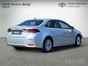 Pelēks Toyota Corolla 2020 Rīga, ar dzinēja tilpumu 1.60 L un nobraukumu 96 tūkst. km par 15990 €, foto 3 vietnē AUTOMOTO.COM.LV