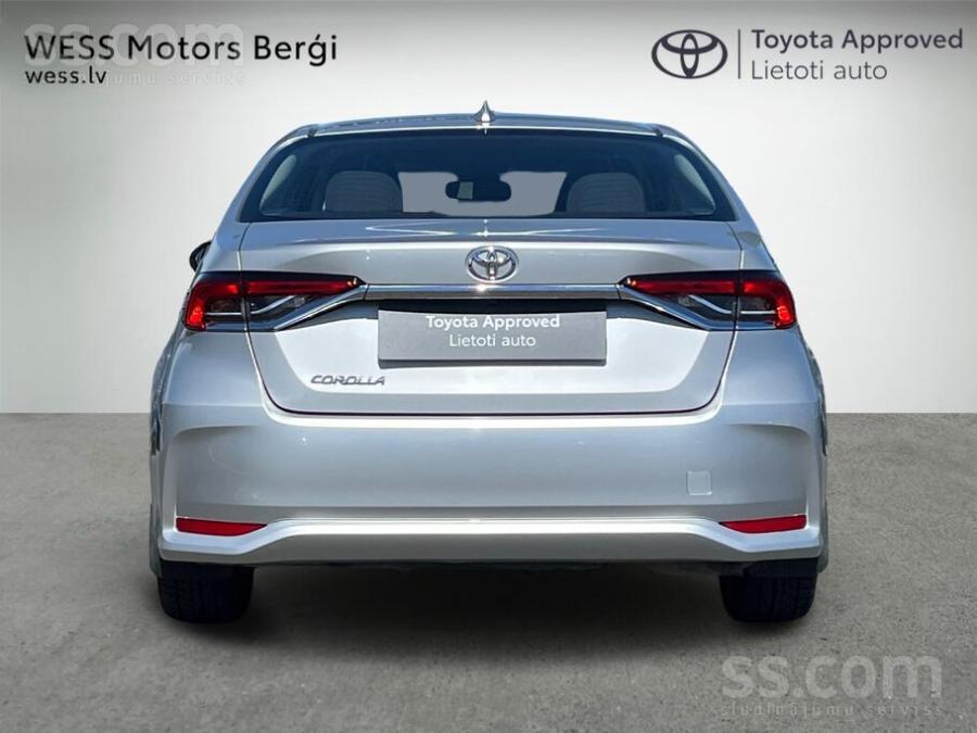 Pelēks Toyota Corolla 2020 Rīga, ar dzinēja tilpumu 1.60 L un nobraukumu 96 tūkst. km par 15990 €, foto 5 vietnē AUTOMOTO.COM.LV