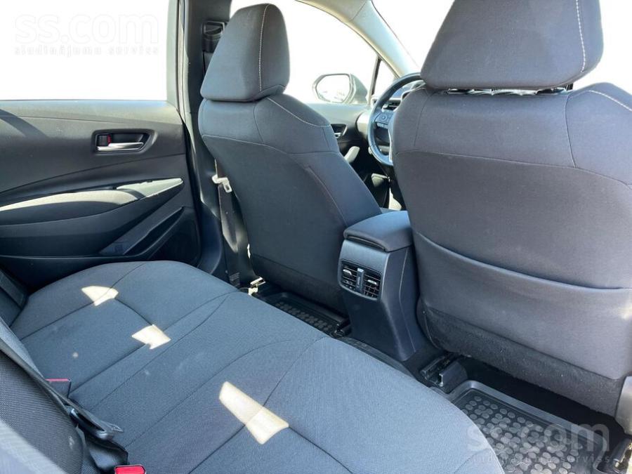 Pelēks Toyota Corolla 2020 Rīga, ar dzinēja tilpumu 1.60 L un nobraukumu 96 tūkst. km par 15990 €, foto 8 vietnē AUTOMOTO.COM.LV