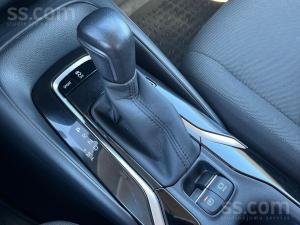Pelēks Toyota Corolla 2020 Rīga, ar dzinēja tilpumu 1.60 L un nobraukumu 96 tūkst. km par 15990 €, foto 16 vietnē AUTOMOTO.COM.LV