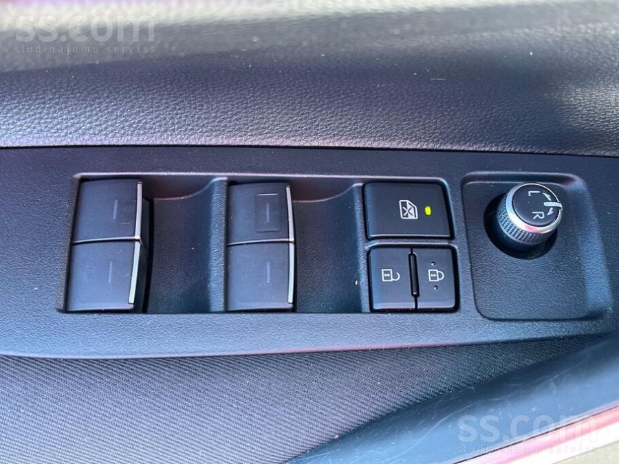 Pelēks Toyota Corolla 2020 Rīga, ar dzinēja tilpumu 1.60 L un nobraukumu 96 tūkst. km par 15990 €, foto 20 vietnē AUTOMOTO.COM.LV