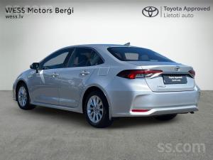 Pelēks Toyota Corolla 2020 Rīga, ar dzinēja tilpumu 1.60 L un nobraukumu 96 tūkst. km par 15990 €, foto 24 vietnē AUTOMOTO.COM.LV