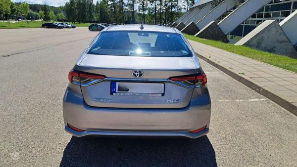 Pelēks Toyota Corolla 2020 Viļņa, ar dzinēja tilpumu 1.80 L un nobraukumu 71 tūkst. km par 18300 €, foto 2 vietnē AUTOMOTO.COM.LV