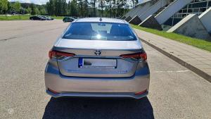 Pelēks Toyota Corolla 2020 Viļņa, ar dzinēja tilpumu 1.80 L un nobraukumu 71 tūkst. km par 18300 €, foto 3 vietnē AUTOMOTO.COM.LV