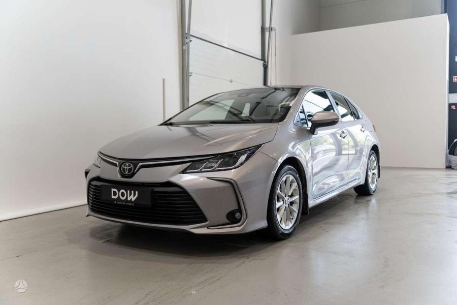 Pelēks Toyota Corolla 2020 Viļņa, ar dzinēja tilpumu 1.60 L un nobraukumu 69 tūkst. km par 15900 €, foto 3 vietnē AUTOMOTO.COM.LV