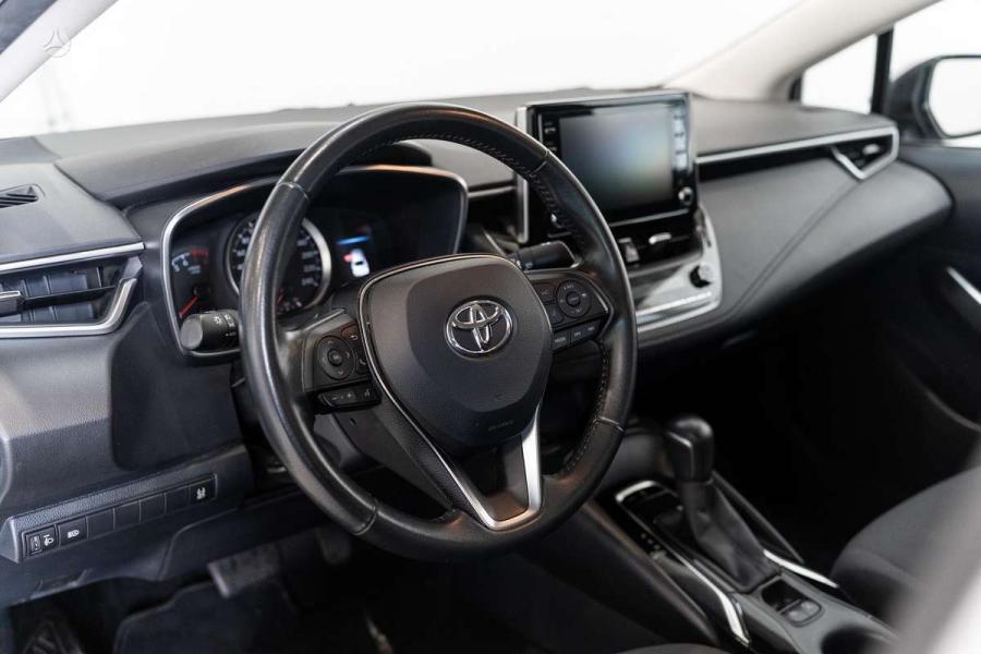 Pelēks Toyota Corolla 2020 Viļņa, ar dzinēja tilpumu 1.60 L un nobraukumu 69 tūkst. km par 15900 €, foto 8 vietnē AUTOMOTO.COM.LV
