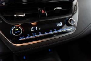 Pelēks Toyota Corolla 2020 Viļņa, ar dzinēja tilpumu 1.60 L un nobraukumu 69 tūkst. km par 15900 €, foto 17 vietnē AUTOMOTO.COM.LV