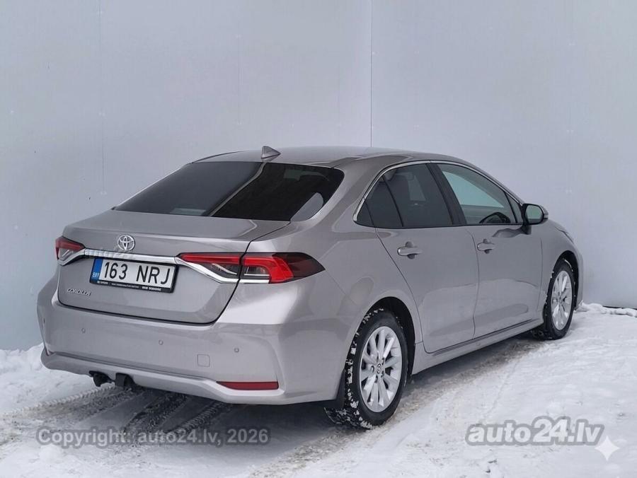 Pelēks Toyota Corolla 2020 Tallina, ar dzinēja tilpumu 1.60 L un nobraukumu 86 tūkst. km par 14000 €, foto 3 vietnē AUTOMOTO.COM.LV