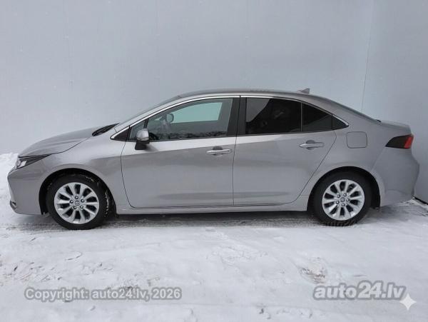 Pelēks Toyota Corolla 2020 Tallina, ar dzinēja tilpumu 1.60 L un nobraukumu 86 tūkst. km par 14000 €, foto 5 vietnē AUTOMOTO.COM.LV