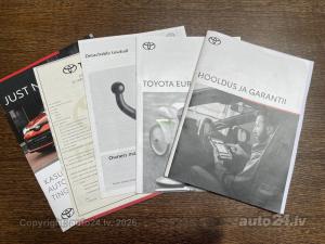 Pelēks Toyota Corolla 2020 Tallina, ar dzinēja tilpumu 1.60 L un nobraukumu 86 tūkst. km par 14000 €, foto 12 vietnē AUTOMOTO.COM.LV