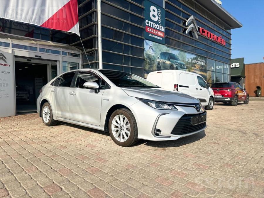 Pelēks Toyota Corolla 2020 Rīga, ar dzinēja tilpumu 1.80 L un nobraukumu 95 tūkst. km par 16990 €, foto 4 vietnē AUTOMOTO.COM.LV