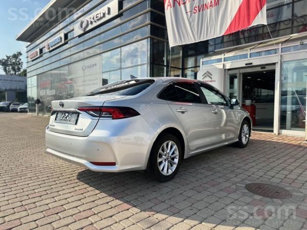 Grey Toyota Corolla 2020 in Riga, with an engine capacity of 1.80 L and mileage of 95 thousand km for 16990 €, photo 5 on AUTOMOTO.COM.LV