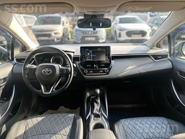 Grey Toyota Corolla 2020 in Riga, with an engine capacity of 1.80 L and mileage of 95 thousand km for 16990 €, photo 10 on AUTOMOTO.COM.LV