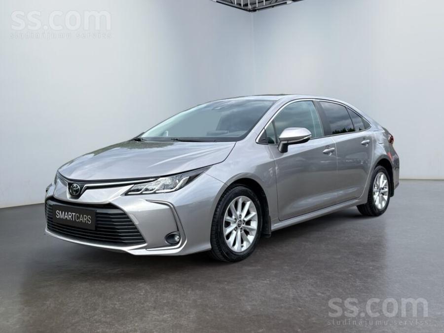 Grey Toyota Corolla 2020 in Riga, with an engine capacity of 1.60 L and mileage of 43 thousand km for 16150 €, photo 1 on AUTOMOTO.COM.LV