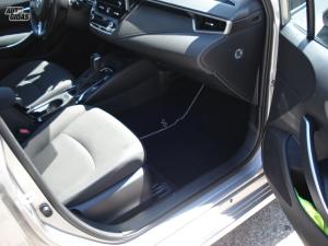 Grey Toyota Corolla 2020 in Vilnius, with an engine capacity of 1.80 L and mileage of 71 thousand km for 15999 €, photo 9 on AUTOMOTO.COM.LV