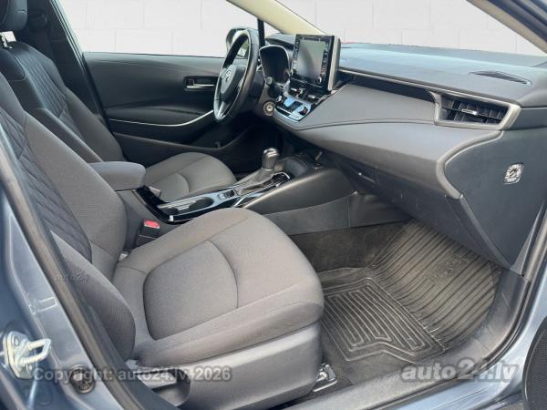 Grey Toyota Corolla 2020 in Paide, with an engine capacity of 1.60 L and mileage of 106 thousand km for 14790 €, photo 6 on AUTOMOTO.COM.LV