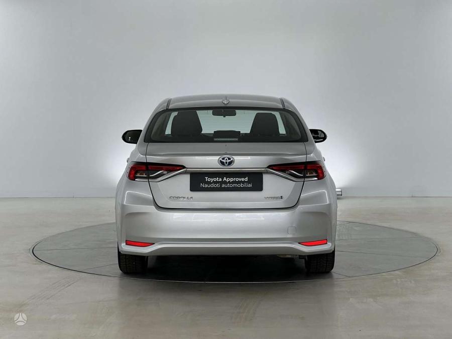 Grey Toyota Corolla 2020 in Vilnius, with an engine capacity of 1.80 L and mileage of 134 thousand km for 18900 €, photo 5 on AUTOMOTO.COM.LV