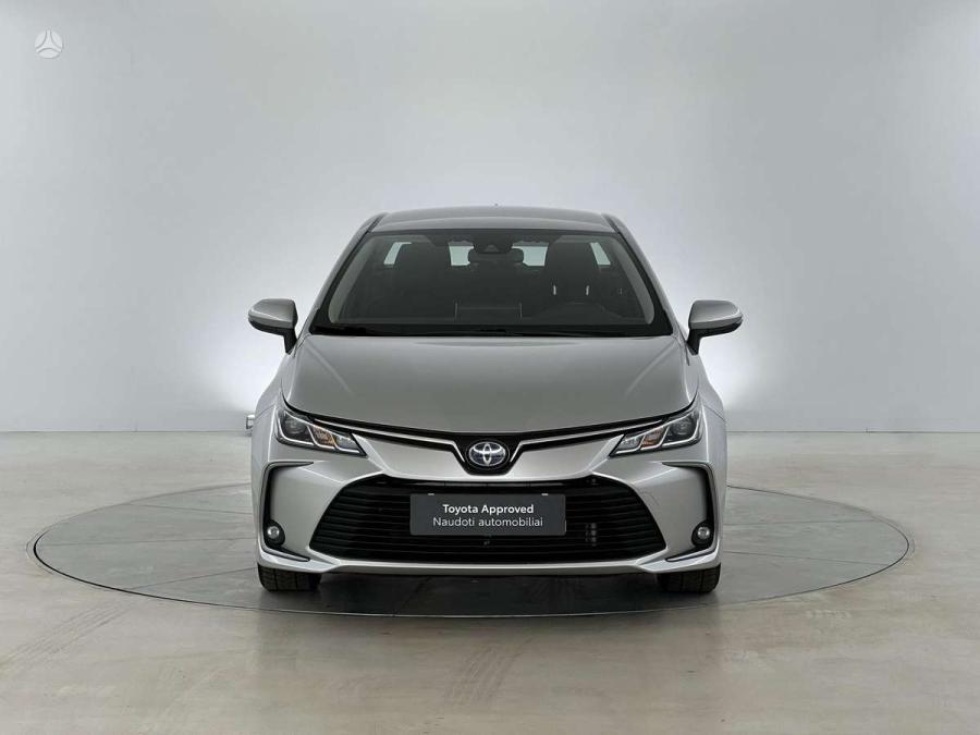 Grey Toyota Corolla 2020 in Vilnius, with an engine capacity of 1.80 L and mileage of 134 thousand km for 18900 €, photo 6 on AUTOMOTO.COM.LV