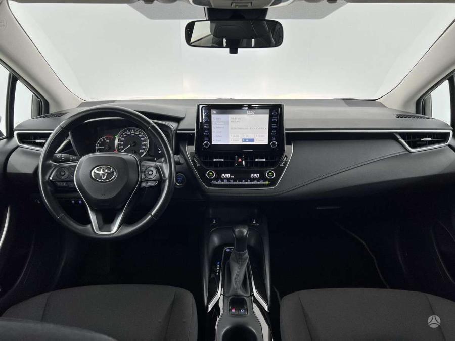 Grey Toyota Corolla 2020 in Vilnius, with an engine capacity of 1.80 L and mileage of 134 thousand km for 18900 €, photo 9 on AUTOMOTO.COM.LV